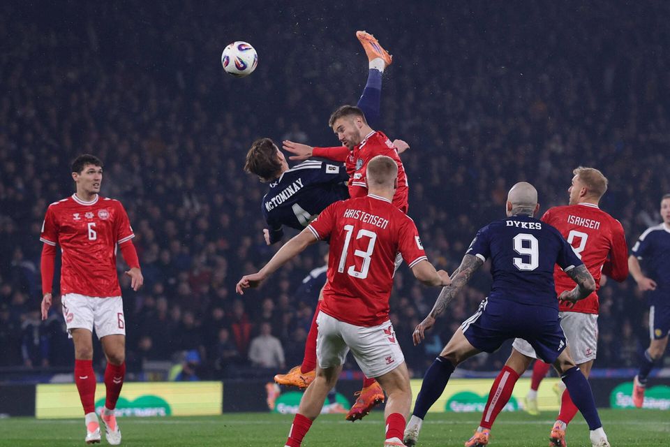 Danmark smider VM-billet efter sene skotske mål - Finans