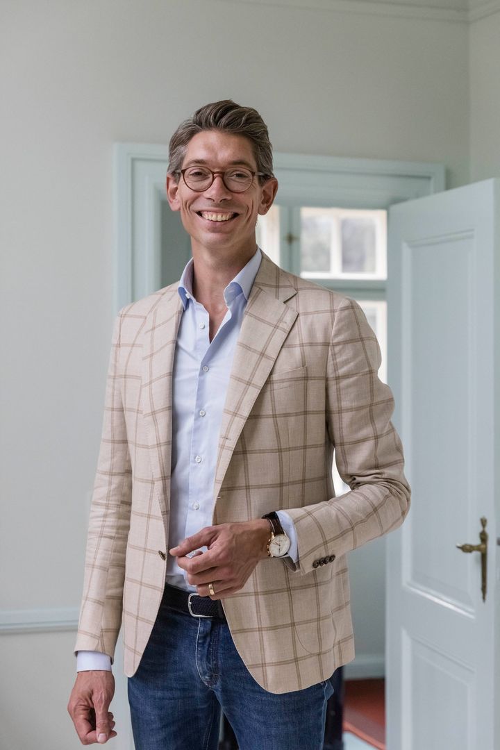 Liebhavermægler Adam Schnack nærmer sig for første gang millionoverskud ...