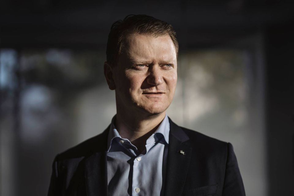 Aktier: ISS banker i vejret fra dagens start - Finans