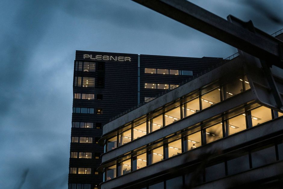 Efter afsløring om sexisme og mobning: Højtstående partner er ude af ...